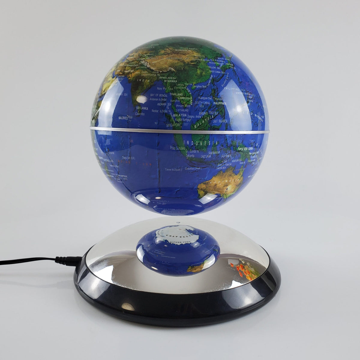 Levitating Globe 14cm with Silver Base | Brain Spice