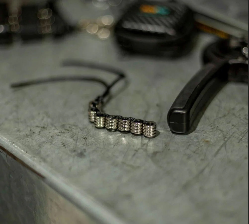 Silkworm Fidget - Black - KAIKO Fidget | Brain Spice